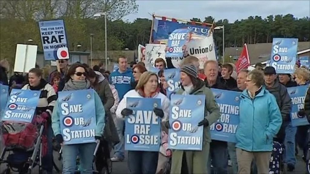 RAF Lossiemouth supporters rally against its closure - BBC News