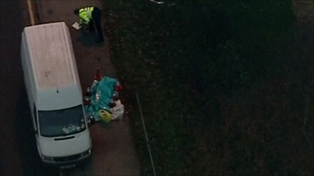 Sunningdale murder investigation aerial footage - BBC News