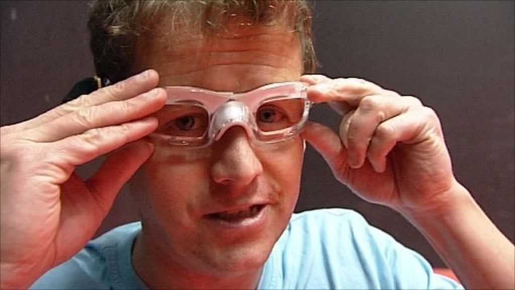 Bushell goes back to squash's roots - BBC News