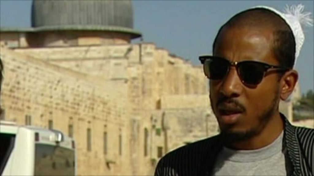 Rapper 'Shyne' finds his Jewish roots in prison - BBC News