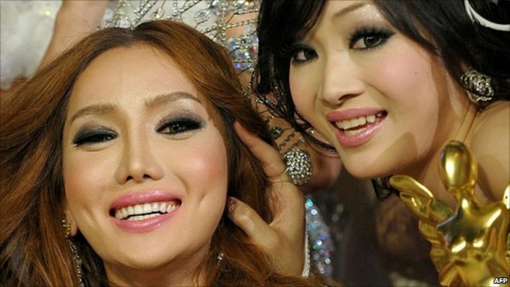 S Korea's Mini wins transgender beauty contest - BBC News