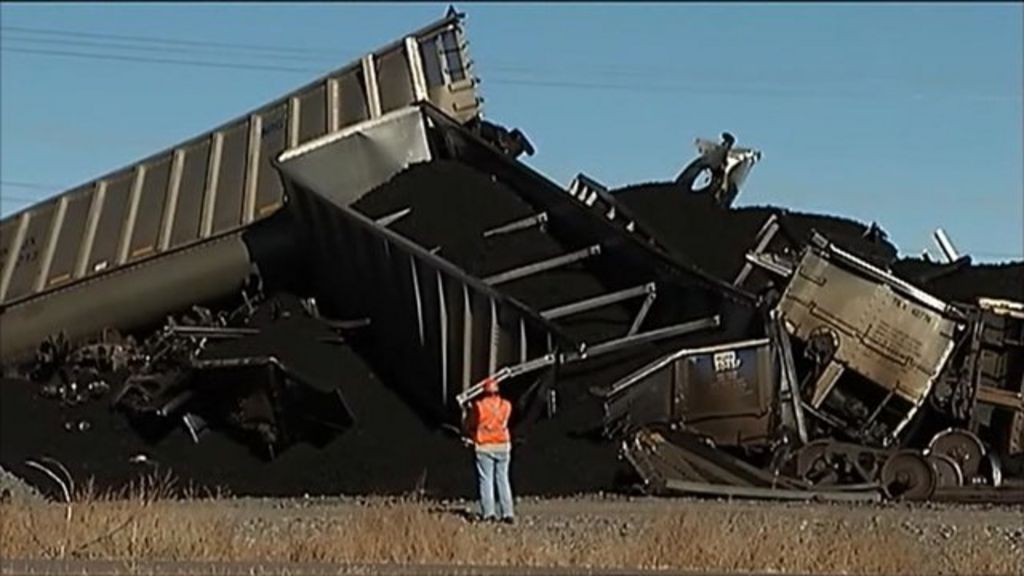 Colorado coal train wreck was 'like a bomb going off' - BBC News