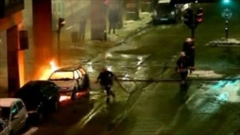 Luton mosque 'challenged bomber's extreme views' - BBC News