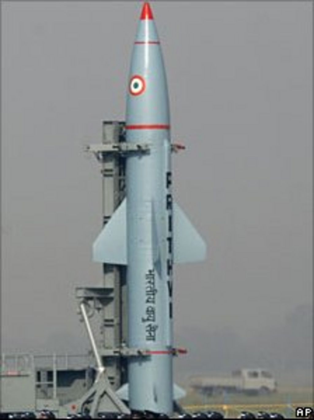 India tests short-range ballistic missile - BBC News