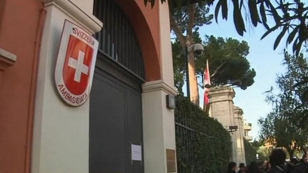 Italian anarchists 'could be behind parcel blasts' in Rome - BBC News