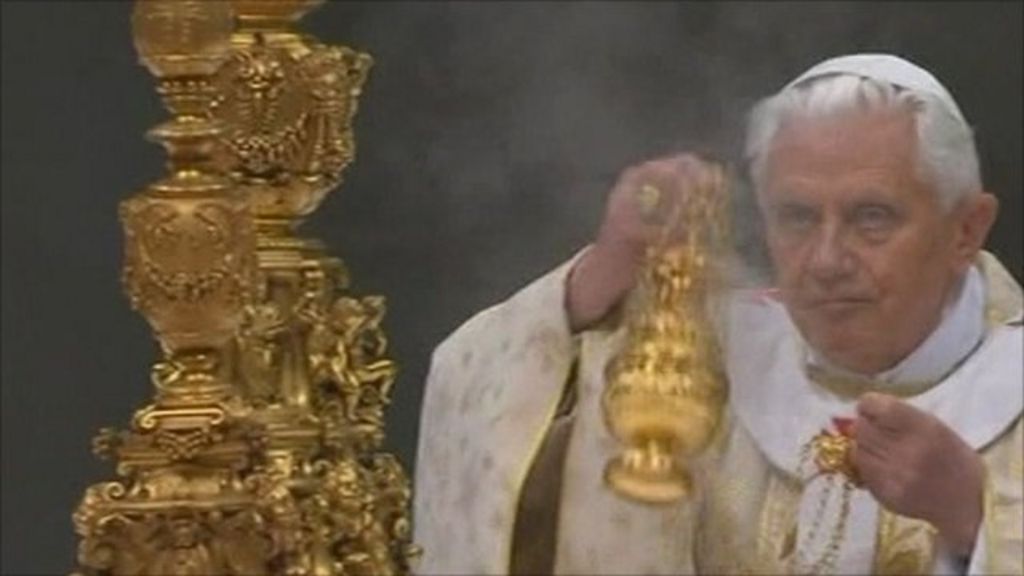 Pope celebrates midnight Mass in the Vatican - BBC News