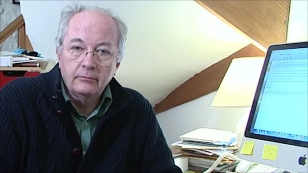 Philip Pullman welcomes free book scheme 'U-turn' - BBC News