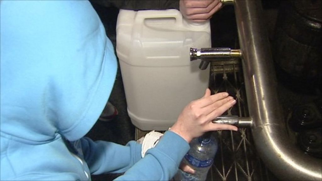 Water chaos affects thousands in Northern Ireland - BBC News