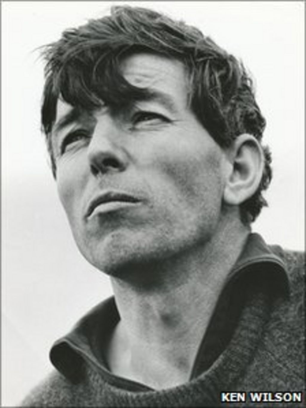 Manchester 'human fly' climber Joe Brown appointed CBE - BBC News