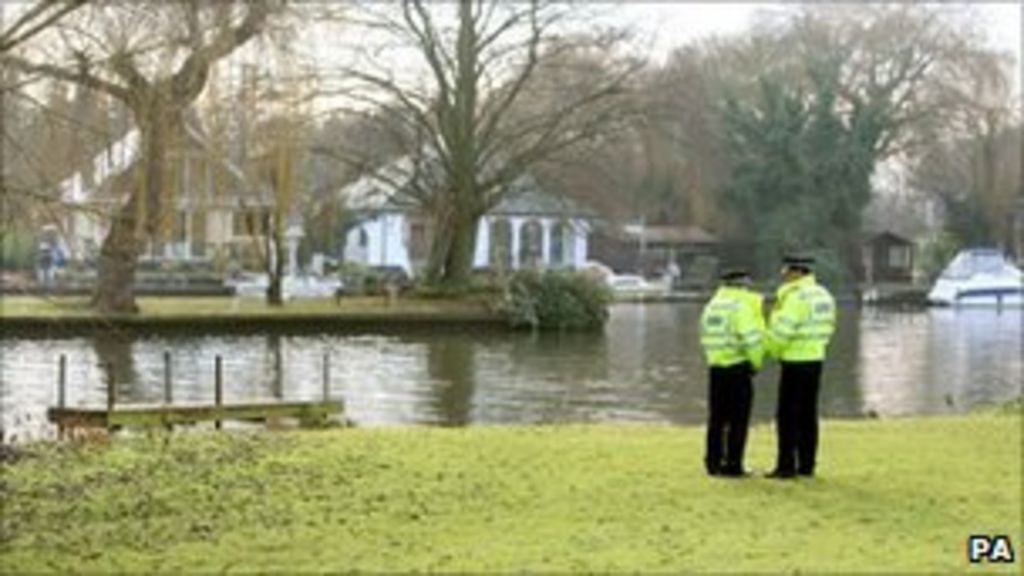 Family 'devastated' over River Thames death - BBC News