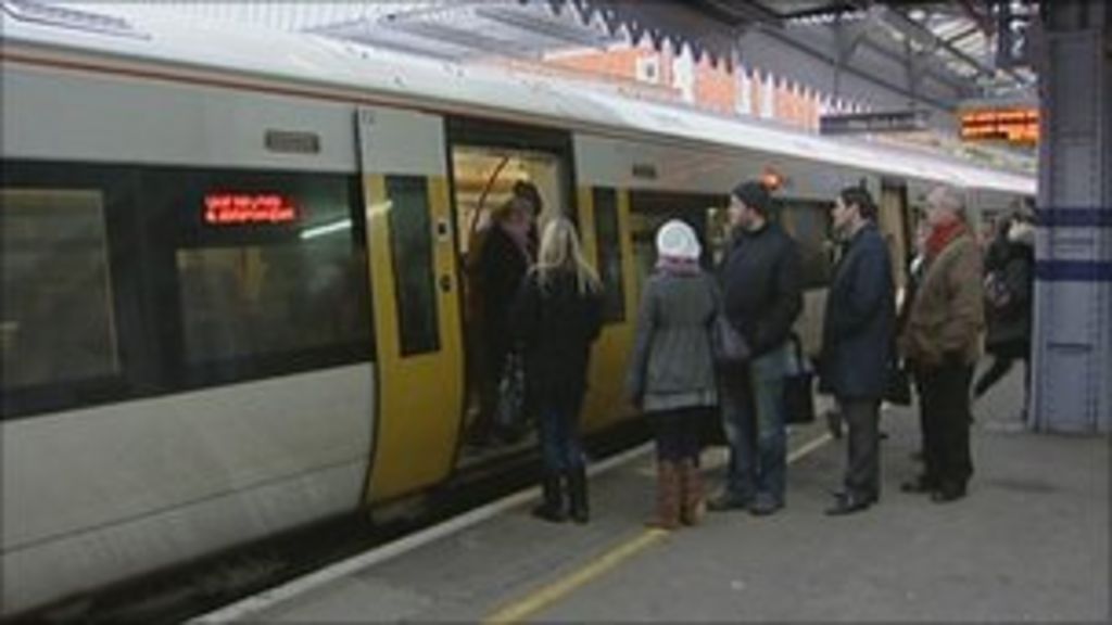 Southeastern train franchise extended for two years - BBC News