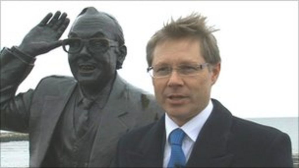 MP' s Call for Eric Morecambe museum in Morecambe - BBC News