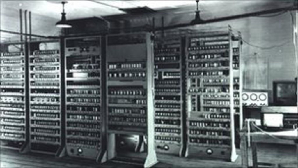 Pioneering Edsac computer to be built at Bletchley Park - BBC News