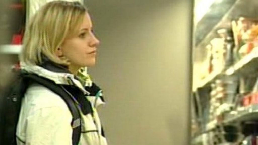 Jo Yeates's final steps reconstructed for Crimewatch - BBC News