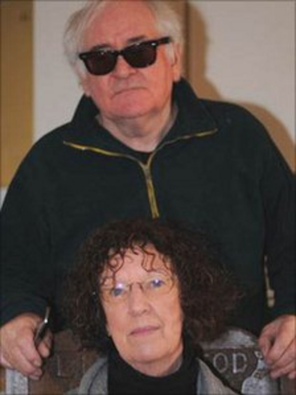 Welsh folk singer Meic Stevens follows love to Canada - BBC News