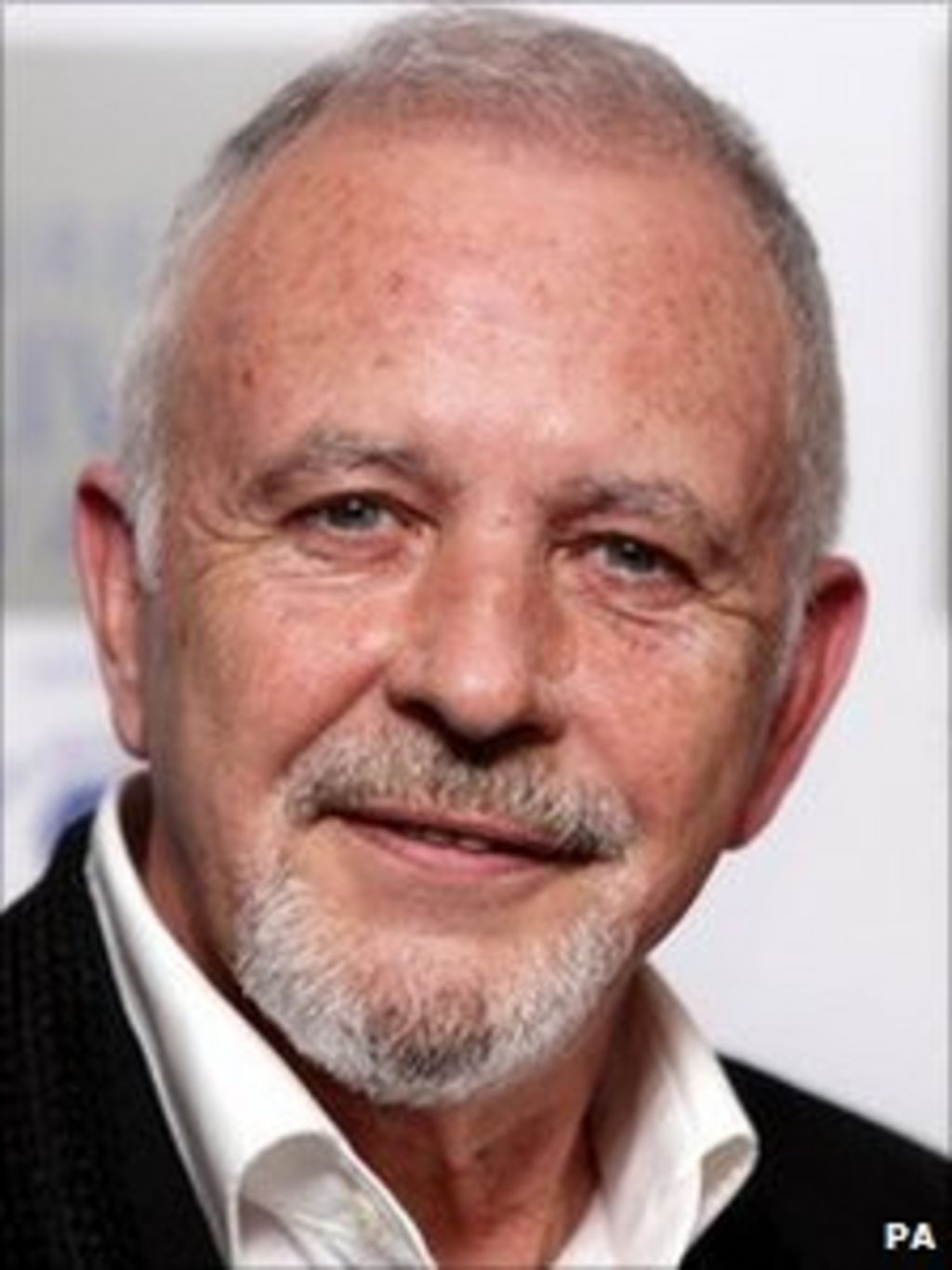 David Essex takes EastEnders role as Eddie Moon - BBC News
