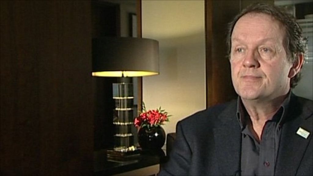 Kevin Whately speaks about his mother's dementia - BBC News