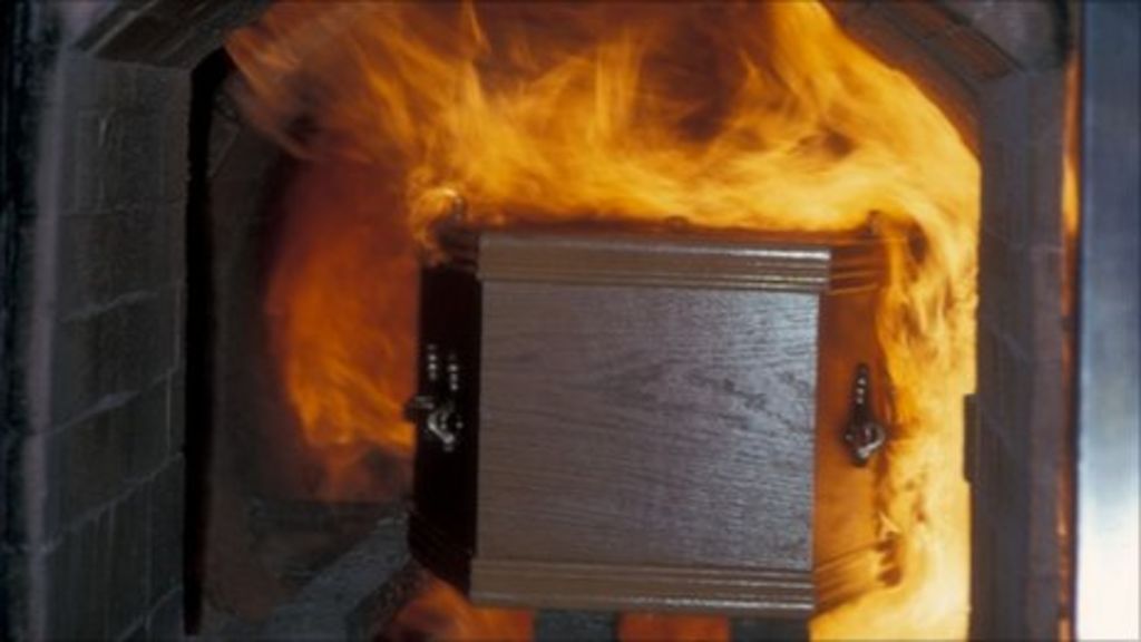 Redditch crematorium pool-heating plan wins green award - BBC News