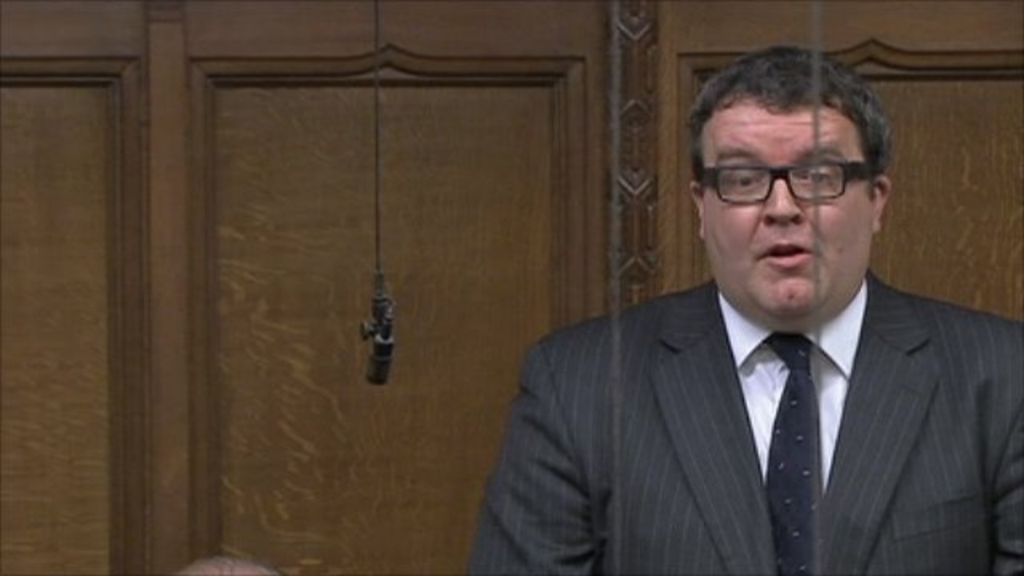 David Cameron quizzed on tabloid newspaper phone tapping - BBC News