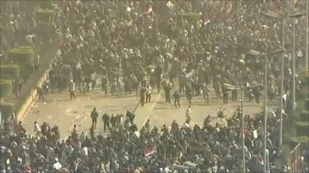 Passion gives way to bloodshed in Cairo - BBC News