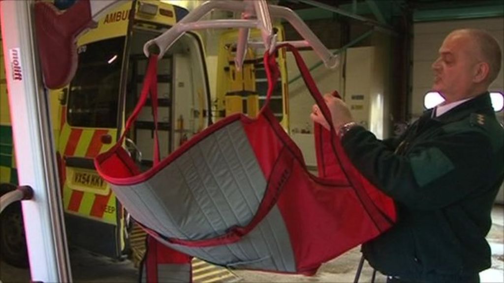 Obese patients 'prompt ambulance fleet revamp' - BBC News