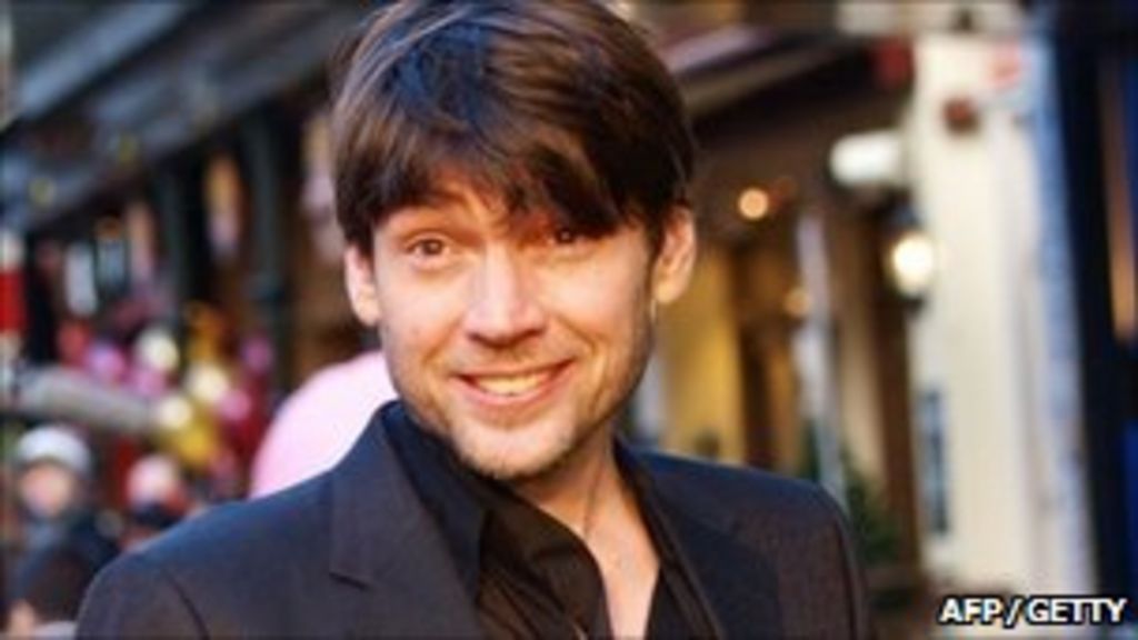 Blur bassist Alex James to host music festival - BBC News