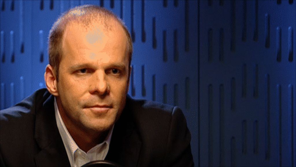 'By surprise, 40 French secret police turned up' - BBC News