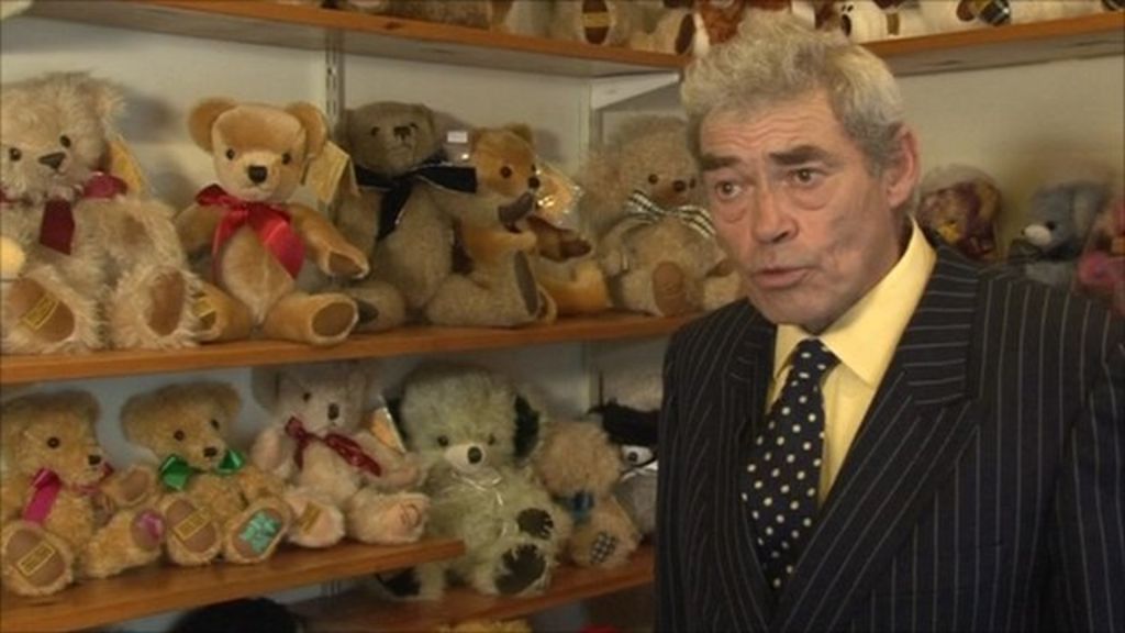 Inside the last teddy bear factory - BBC News