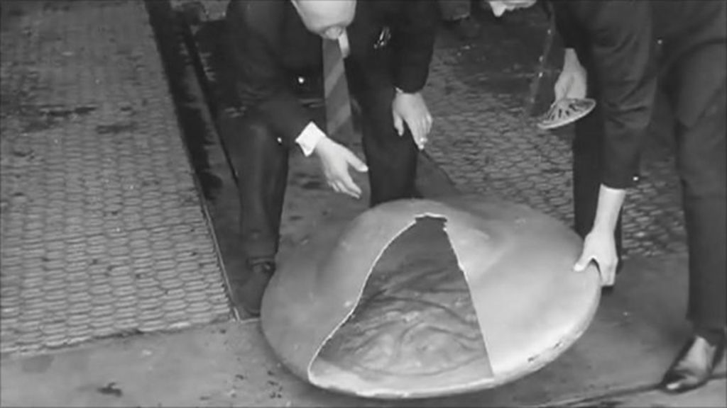 UFO files released by government - BBC News