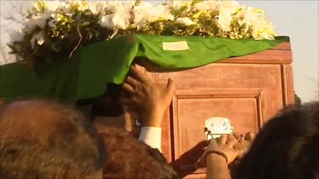 Murdered minister Shahbaz Bhatti laid to rest in Pakistan - BBC News
