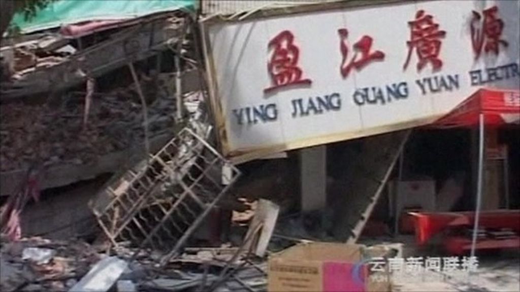 Aftermath of China-Burma border earthquake - BBC News