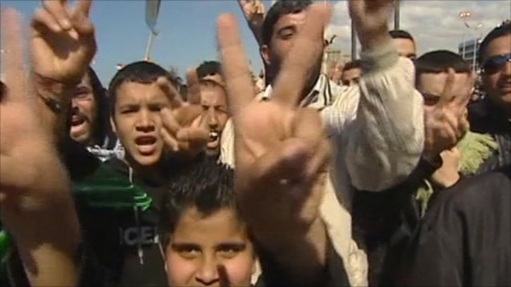 Libya uprising: Prayers and protest in Benghazi - BBC News