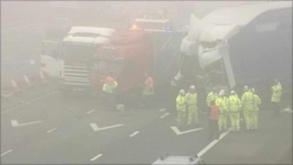 M6 reopens after four-lorry crash in Warwickshire - BBC News