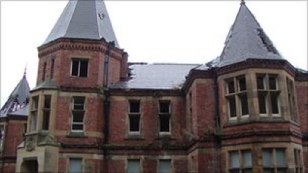 Derelict buildings at Sunderland hospital demolished - BBC News