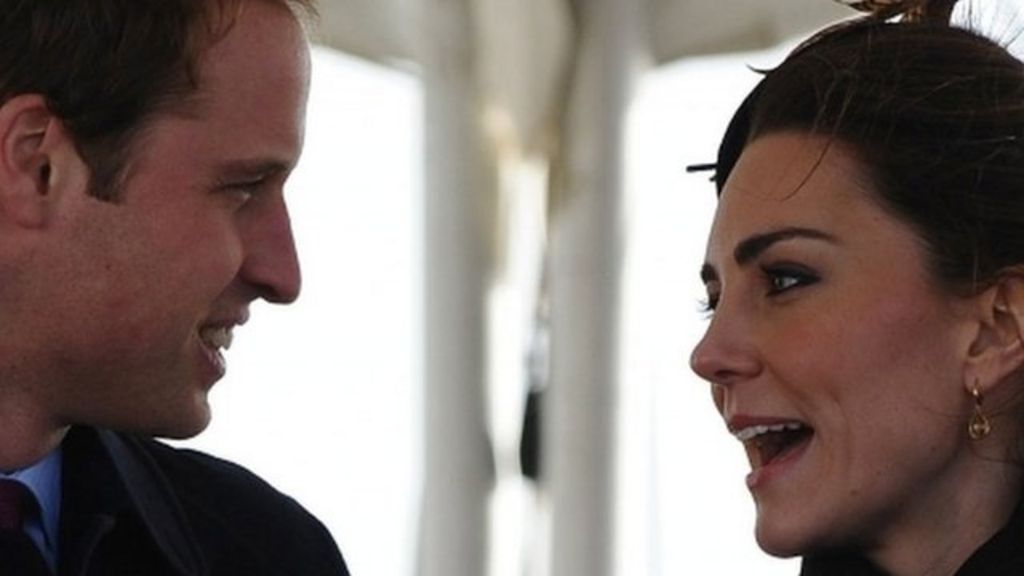 Royal engagement: William and Kate's Anglesey visit - BBC News