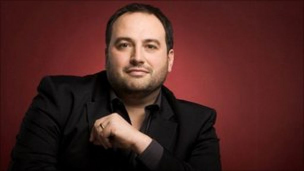 Go Compare's Wynne Evans delight at Phantom role - BBC News