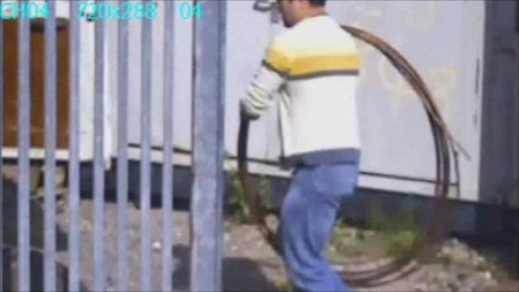 Copper cable thieves caught on CCTV - BBC News