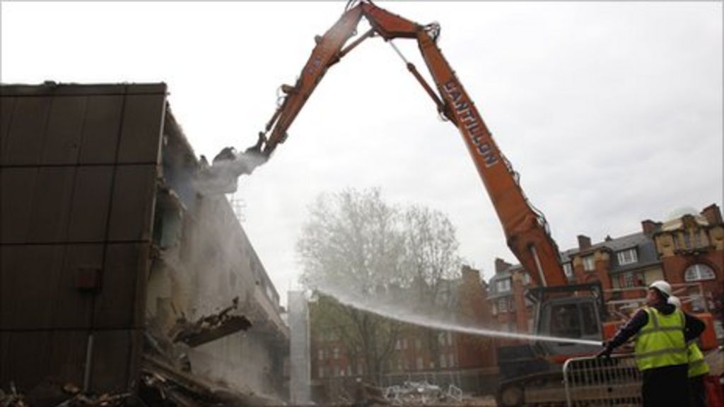 Heygate Estate residents fight compulsory purchase order - BBC News