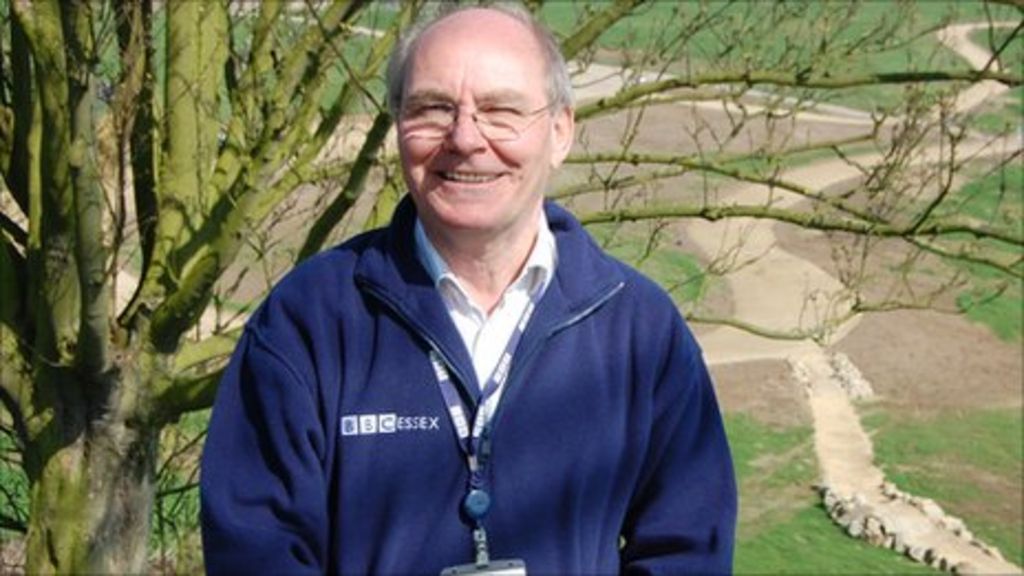 BBC Essex presenter Ray Clark to walk Essex coastline - BBC News