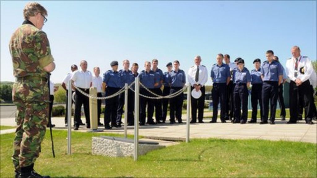 HMS Raleigh service marks Blitz deaths - BBC News