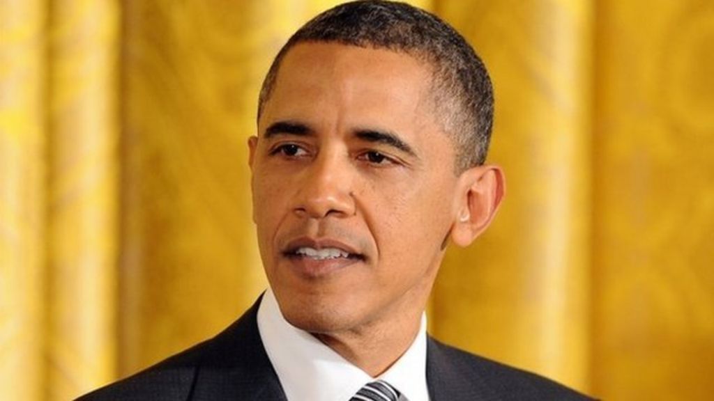 Barack Obama receives standing ovation at White House - BBC News