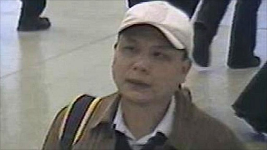 Northampton murders: Police release new CCTV images of suspect - BBC News