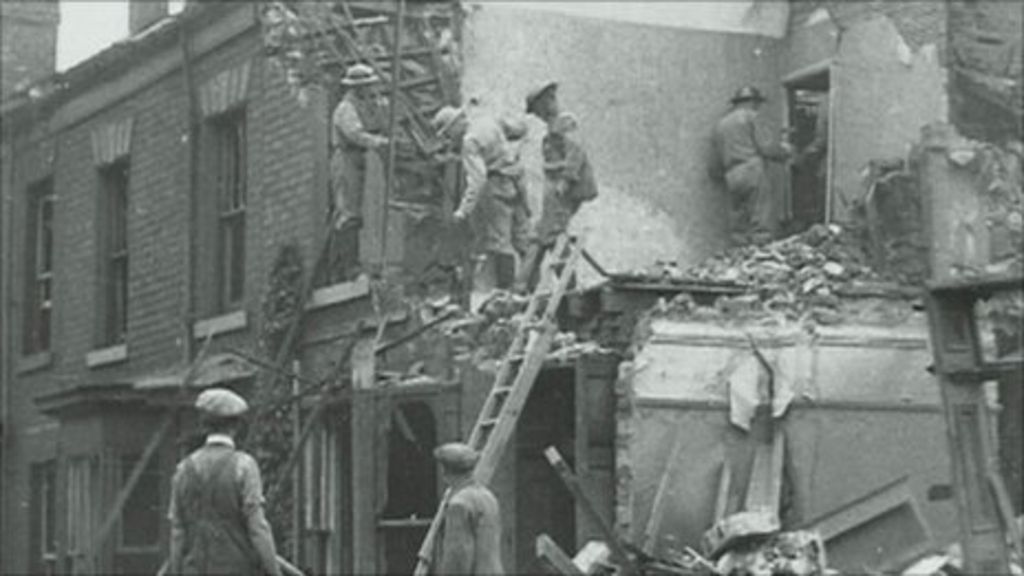 Hull remembers the Blitz 70 years on - BBC News