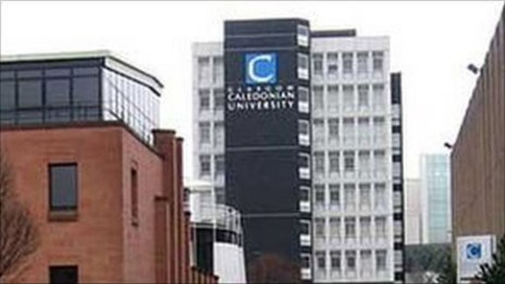 Glasgow Caledonian University has licence restored - BBC News