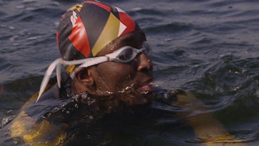 Blue Peter presenter Andy Akinwolere faces swimming fear - BBC Sport