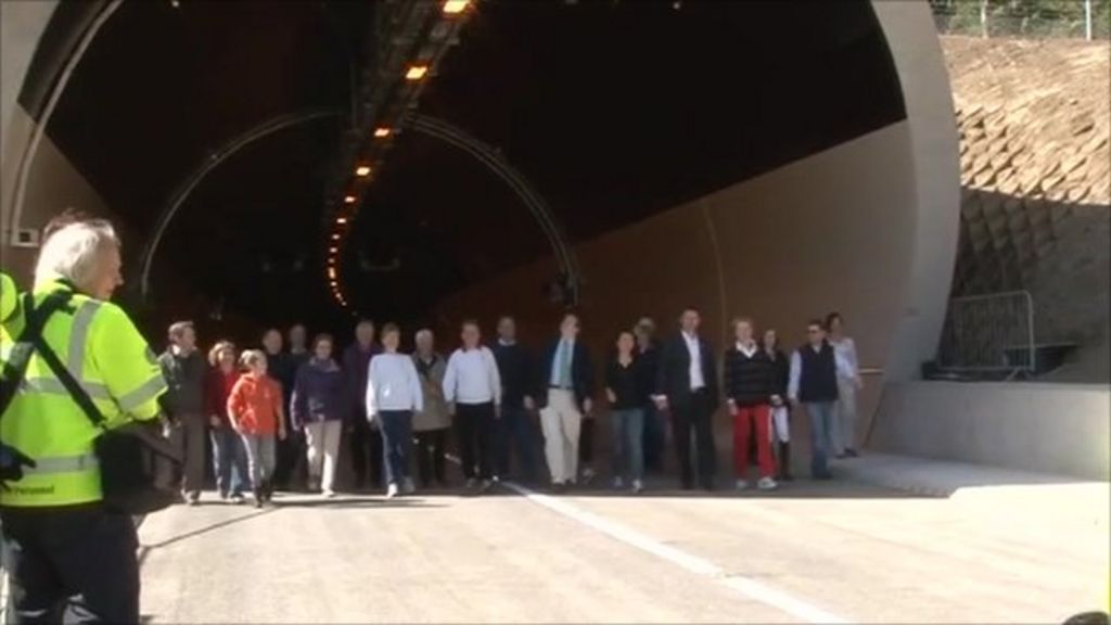 Residents get first glimpse inside Hindhead tunnel - BBC News