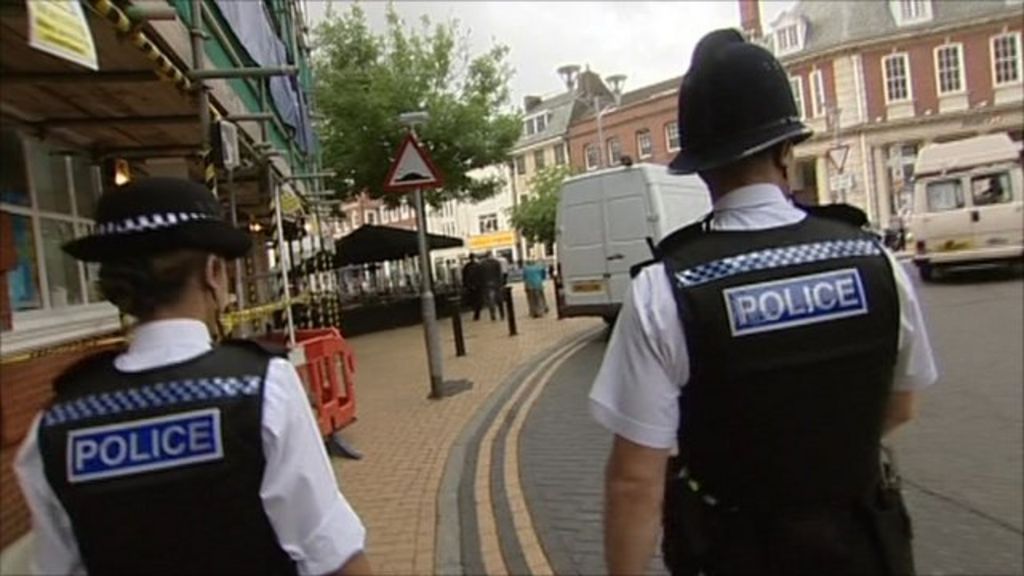 Police: Cuts will increase crime - BBC News