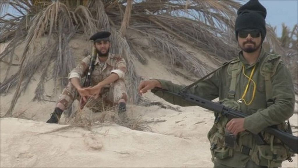 Meet the Libyan rebels who live in the desert - BBC News