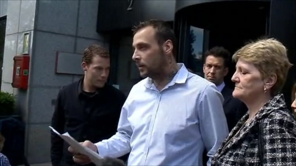 Tomlinson family welcome Pc Simon Harwood prosecution - BBC News