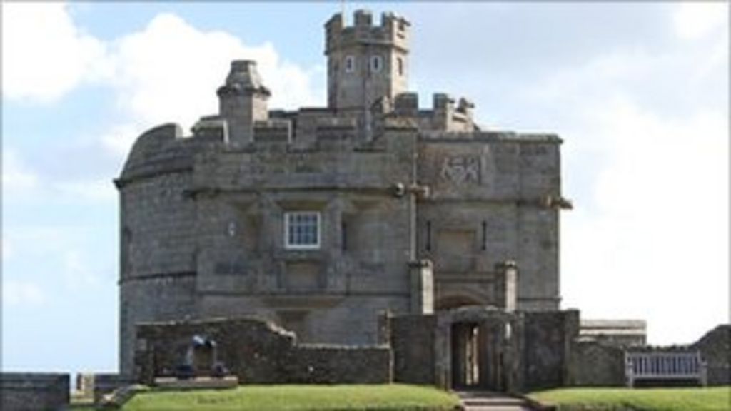 Cornwall's listed buildings feature in new database - BBC News